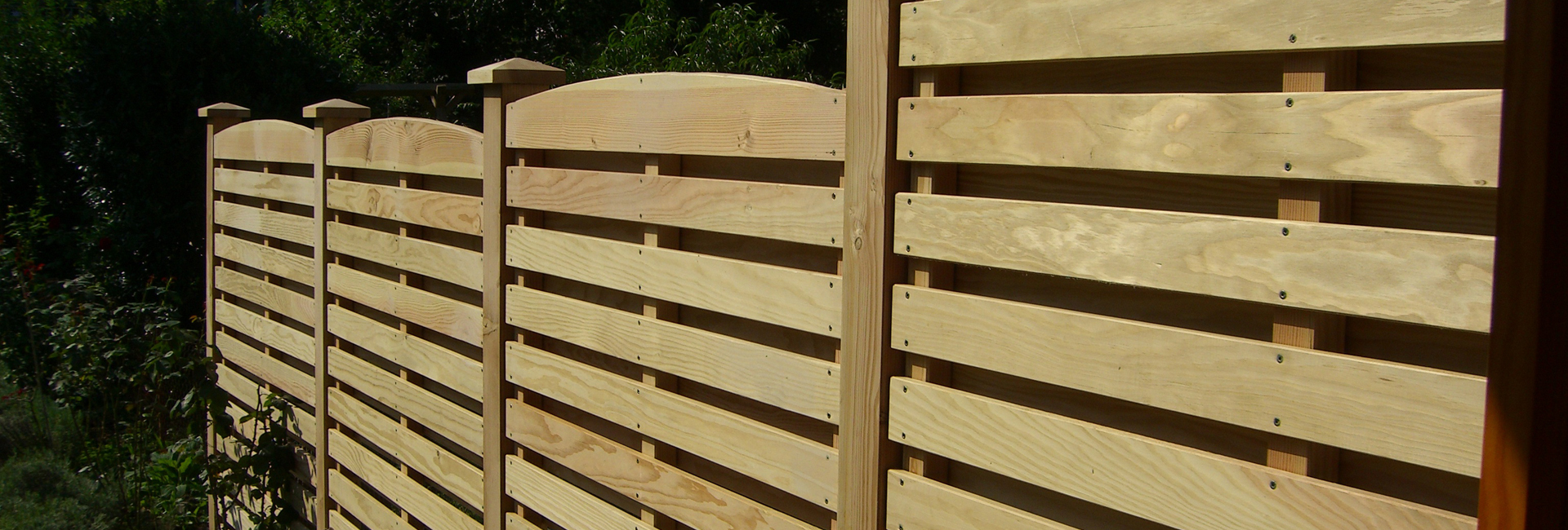 Pose palissade en Suisse Romande - Jardi Paysages